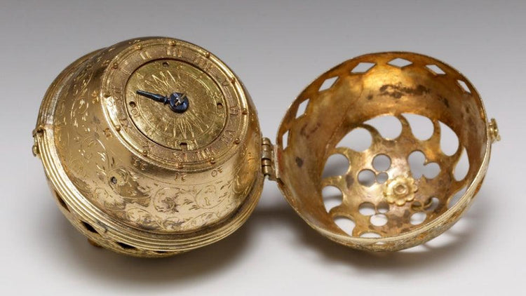 The History of the First Watch: From the Pocket Clock to the Wristwatc ...